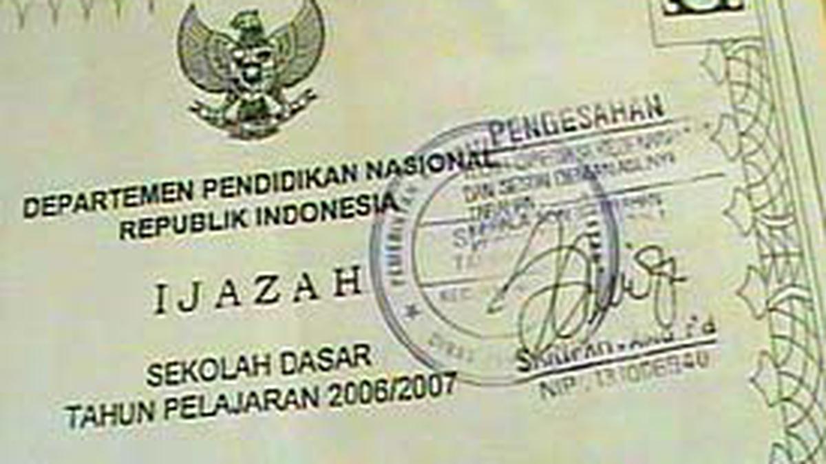 Contoh Ijazah Legalisir yang Benar, Cek Komponen yang Dibutuhkan ...